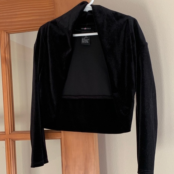 Amy Byer | Shirts & Tops | Amy Byer Black Velvet Shrug | Poshmark